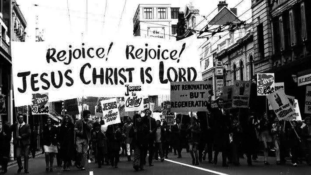 La Revolución por Jesús llega a Inglaterra ·.·★ Estudio