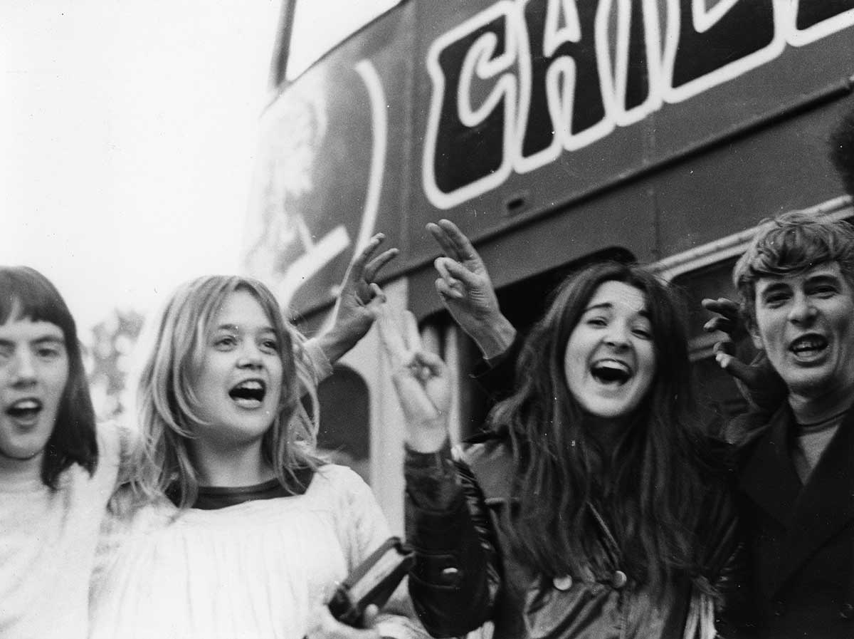 Susan Raine: El sexo en la Familia del Amor ·.·★ Estudio