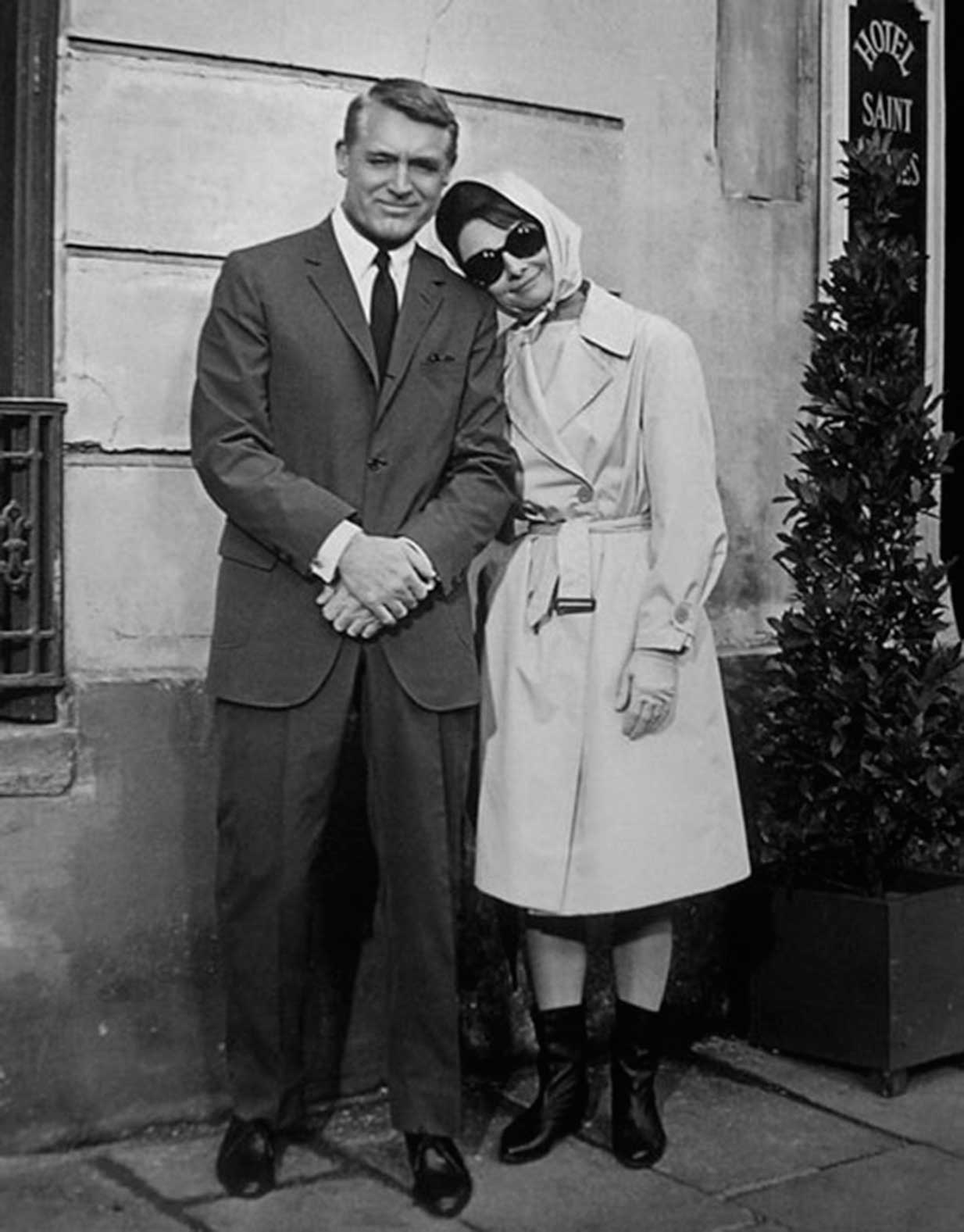 Charada y la verdad cuando todo son secretos y mentiras ·.·★ Reseña