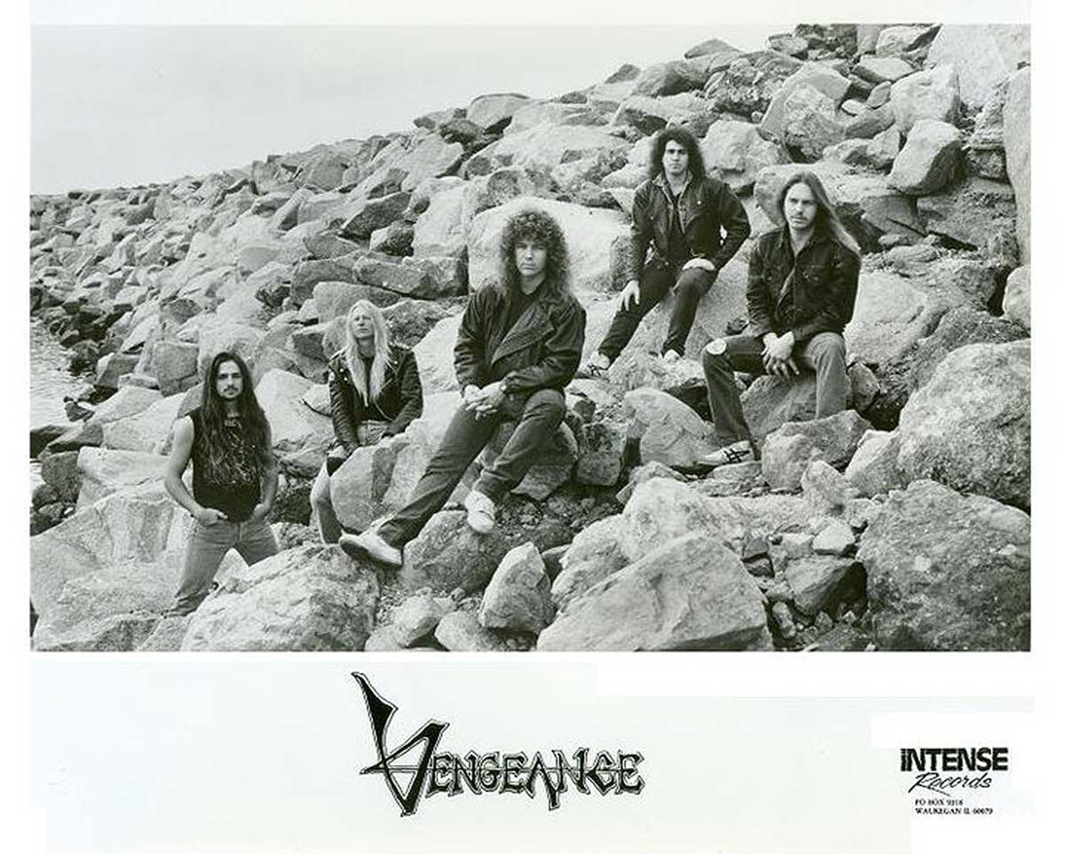 Roger Martinez, el satanismo y la música de Vengeance Rising ·.·★ Estudio