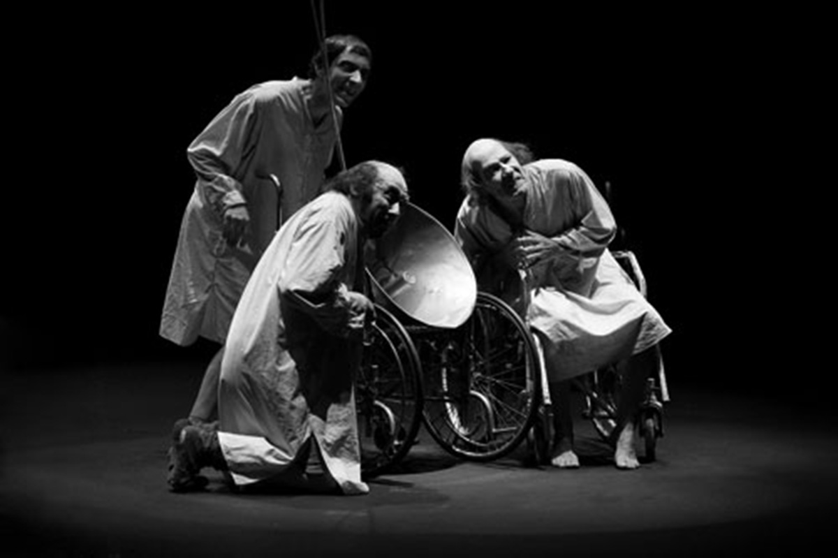 La Zaranda: ANTE LA PUERTA ESTRECHA ·.·★ Reseña